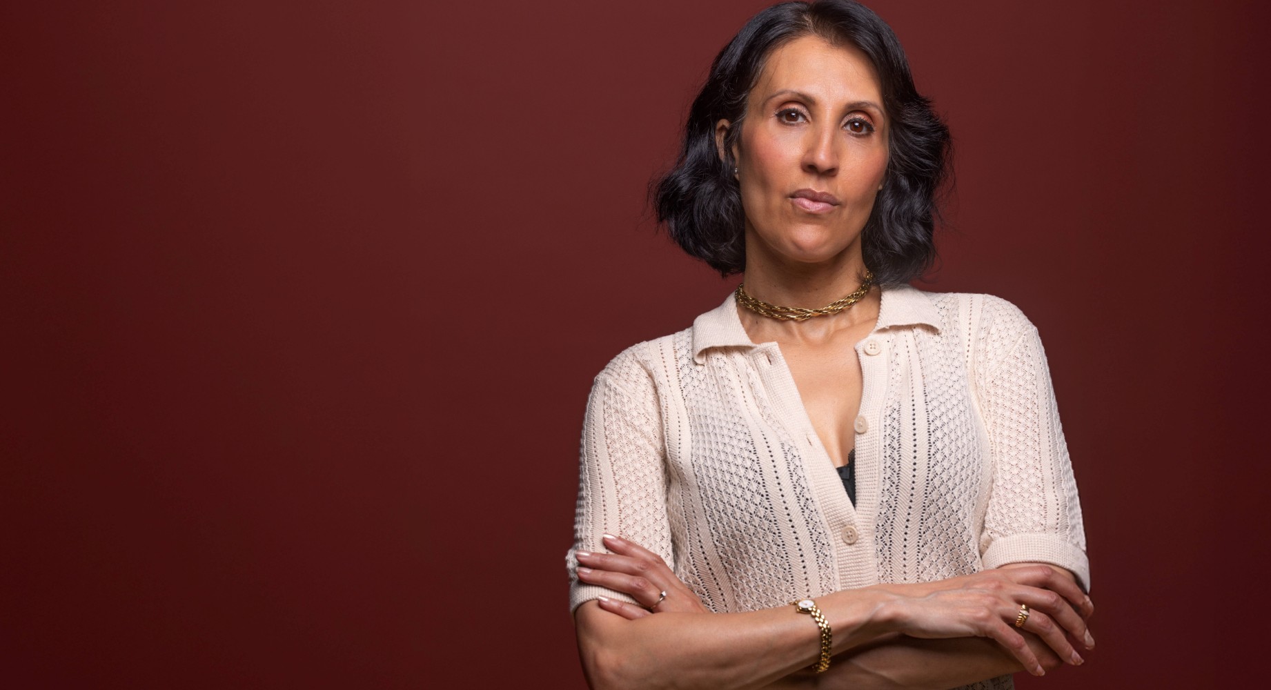 Høst: Anmeldelse af Karima Bouyluds roman om adoption og dobbeltmoral